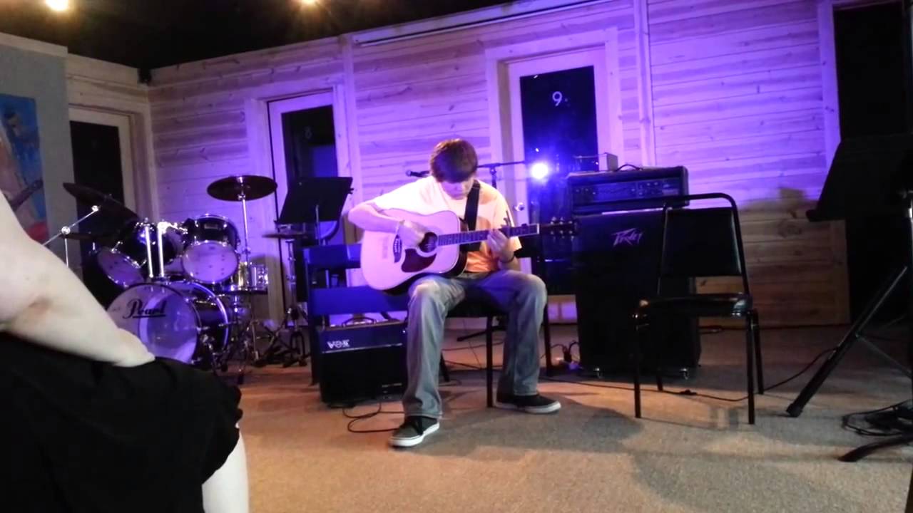 Noah%27s guitar recital - YouTube