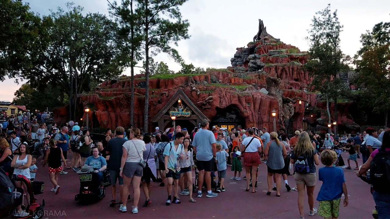 Magic Kingdom Frontierland Walkthrough during Golden Hour, Orlando ...