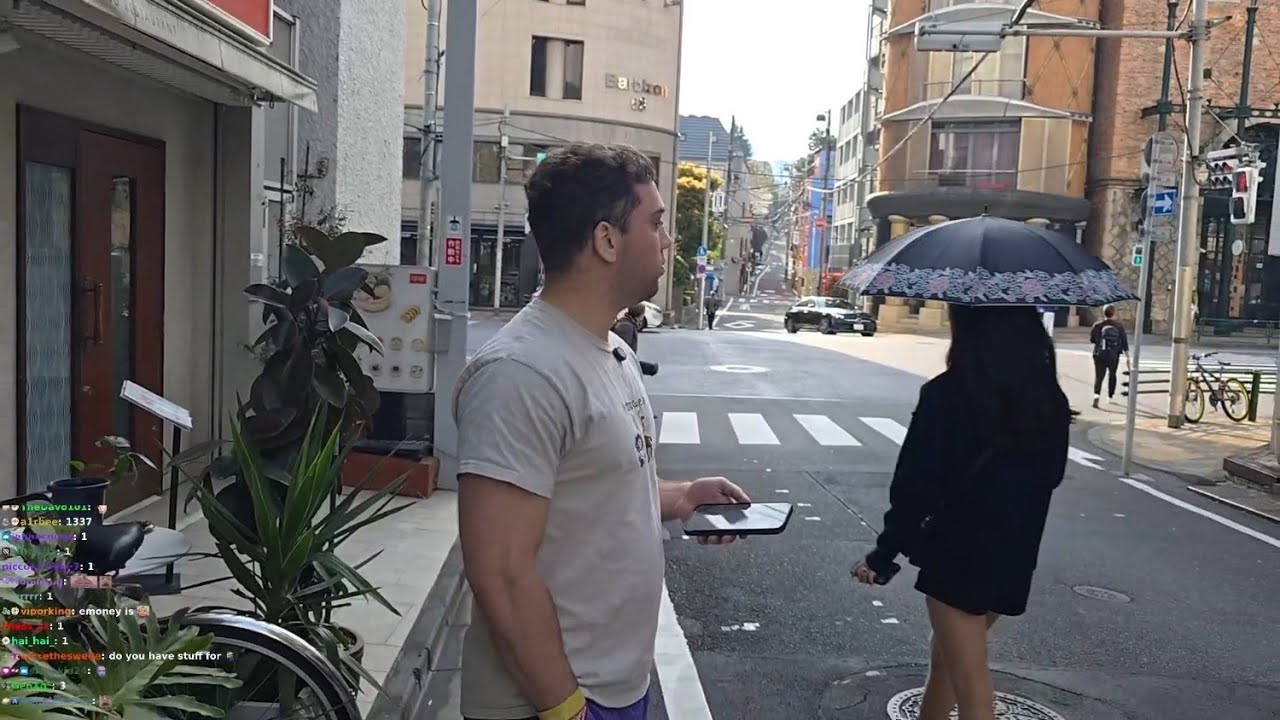 Mizkif got Distracted by NPC while speaking with Shannon! - YouTube
