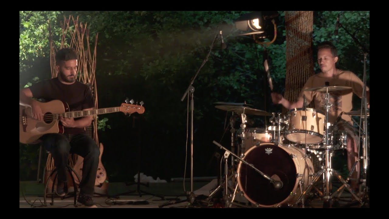 MOBIUS - "Maloyassenger" Messenger's Tesseract cover (live unplugged ...