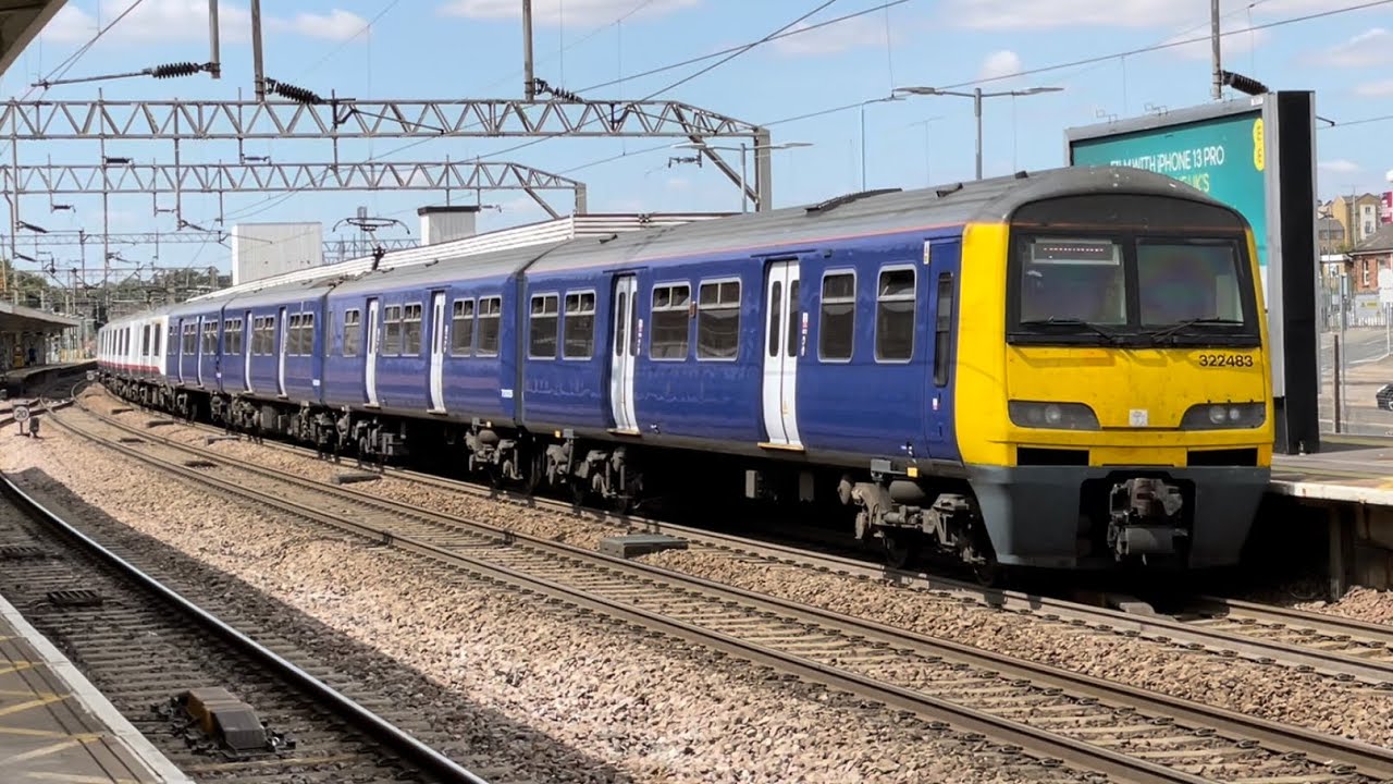 GA 322483 accelerates out of Colchester working 1Y16 - 08/08/22 - YouTube
