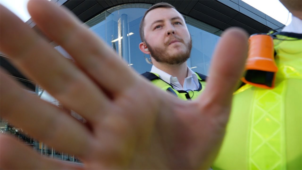 5 Westfield security guards try to stop journalist from filming in ...