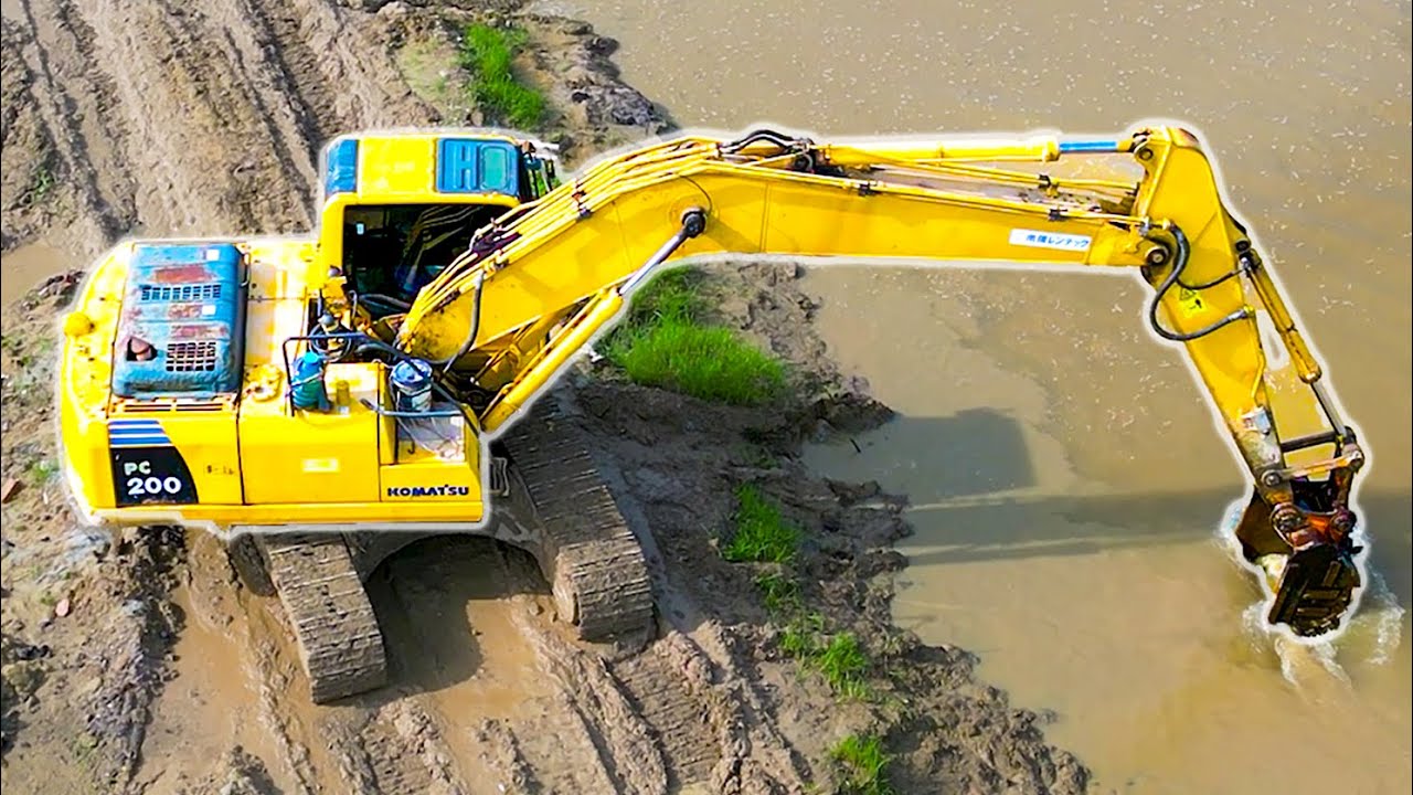 🔴 Yellow Komatsu PC200 Excavator Working On The Water - Excavator And ...