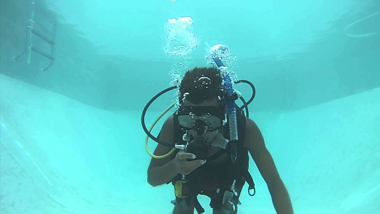 How to Sip Bubbles From a Free Flowing Regulator When Scuba Diving ...