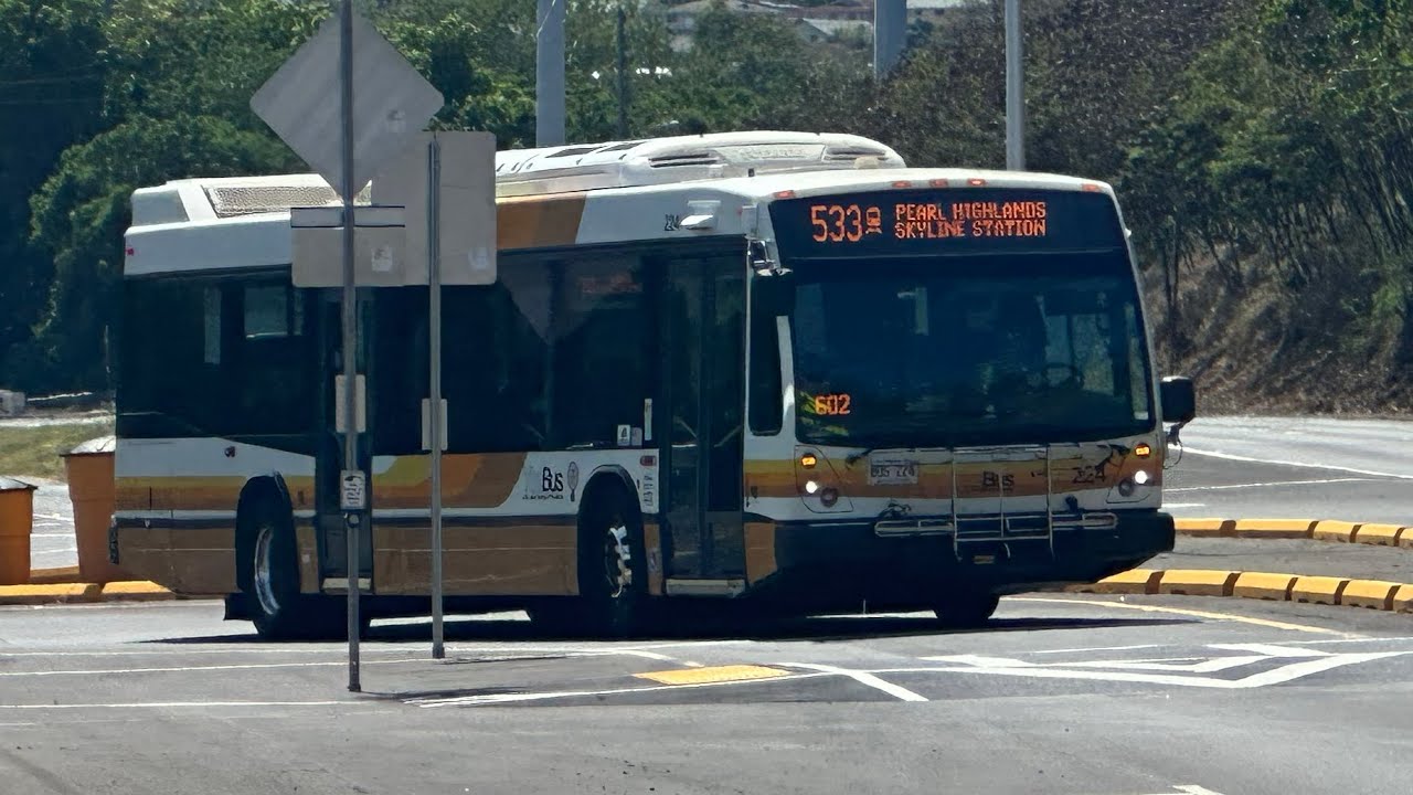 Honolulu TheBus Route 533, Bus 224 - YouTube