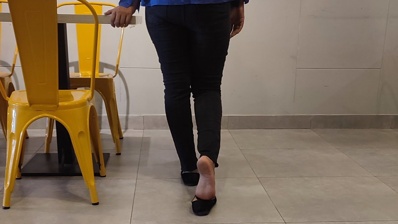 Standing flats shoeplay | Worn flats - YouTube