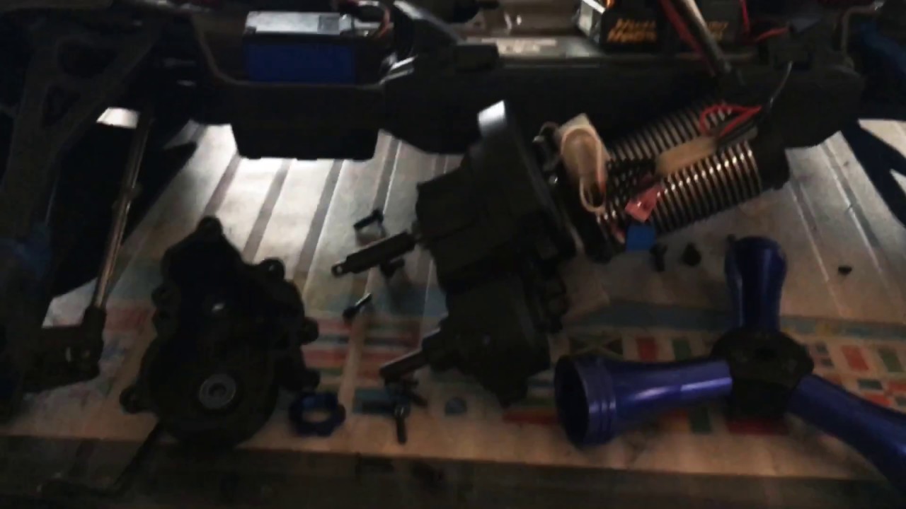 E-REVO GETS A NEW CENTER DIFF - YouTube