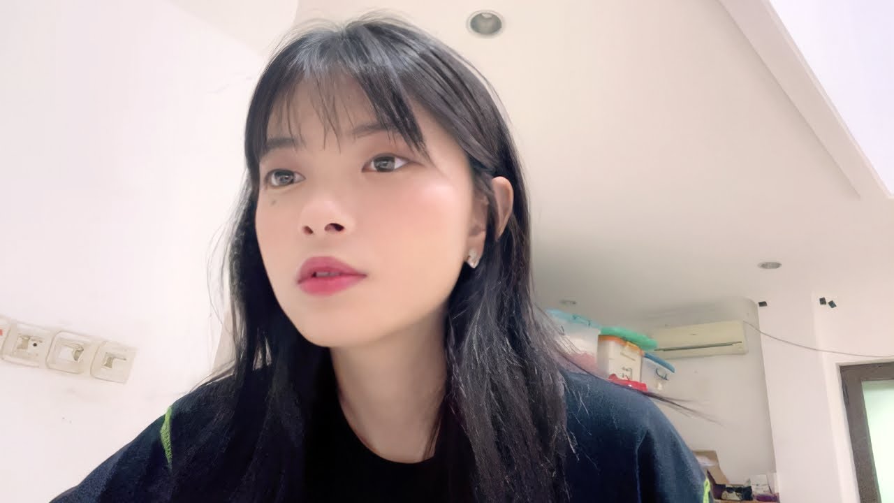 Live SHOWROOM Fiony JKT48, 18 April 2023 17.58 WIB – PREVIEW - YouTube