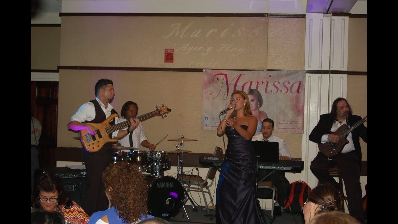 Marissa cantando Album Release - cantante performing - YouTube