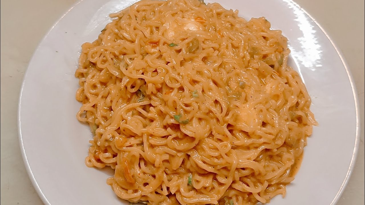 Cheesy Maggie Recipe # Cheese se banaye delicious Maggie # Creamy ...