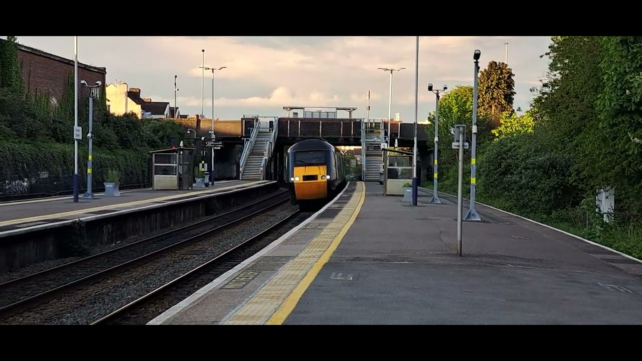 43010+43198 passing, 43154+43158 (last trip for pc) arriving Parsons ...