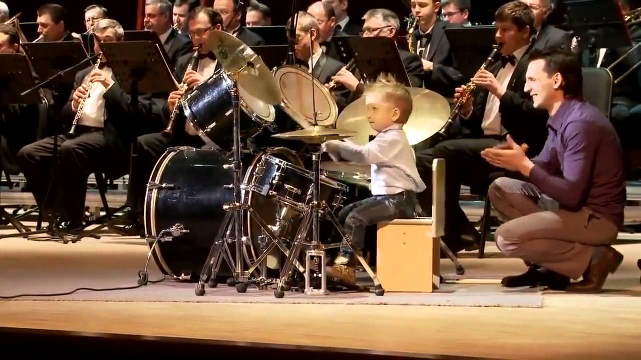 Su nombre es Lyonya Shilovsky y es originario de Novosibirsk, Rusia ...