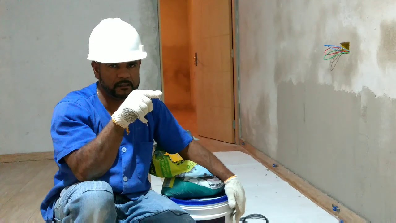 Como impermeabilizar pé de parede com (ARGAMASSA e REBOTEC) - YouTube