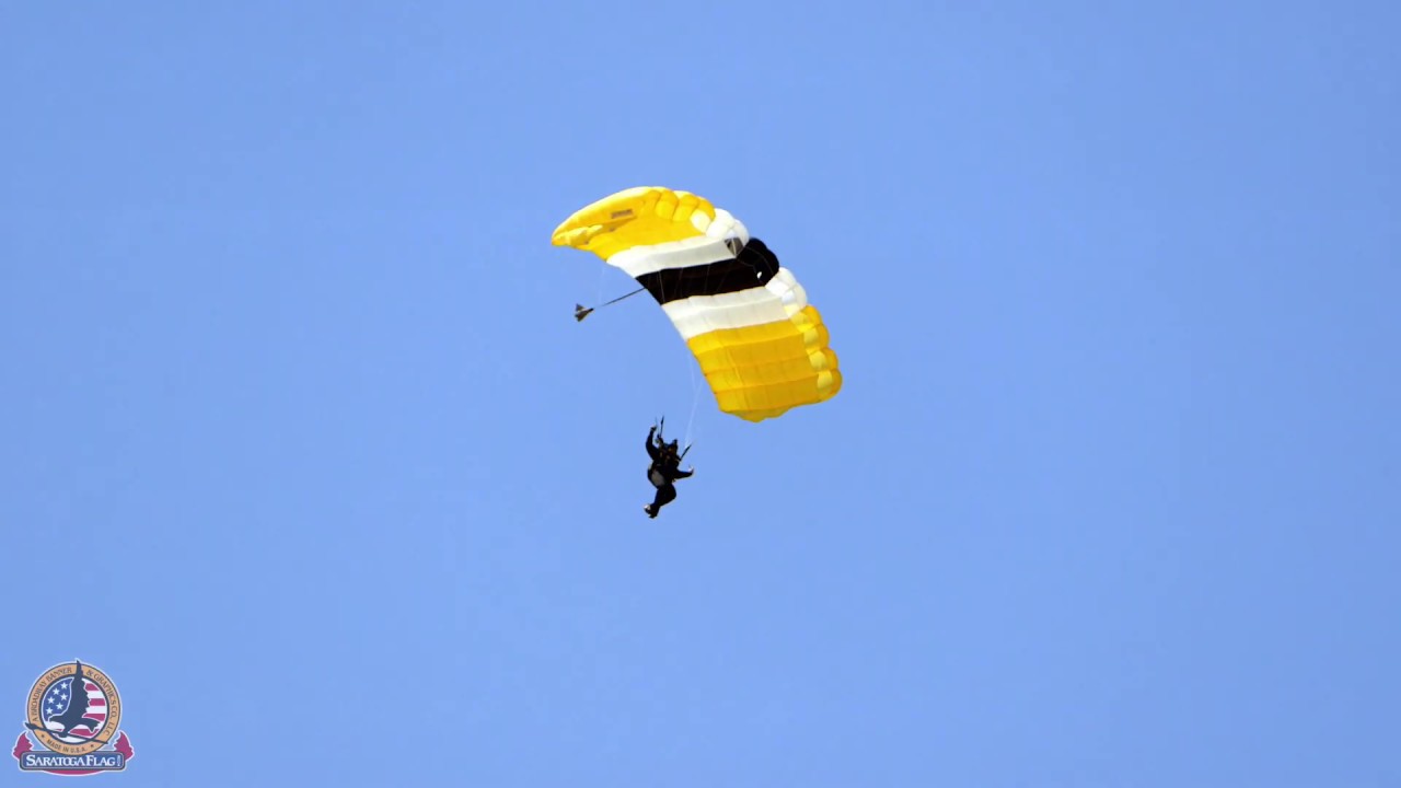 West Point Cadets Fall From the Sky - YouTube