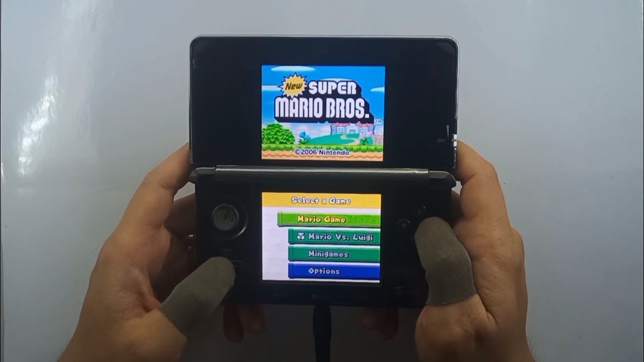 New Super Mario Bros. | Nintendo 3DS | HandCam Gameplay - YouTube