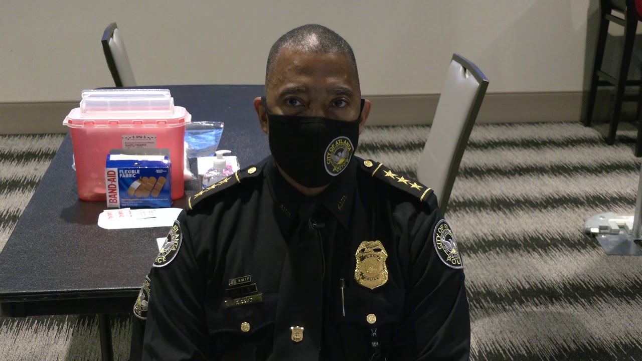 APD Assistant Chief Coyt Receives COVID-19 Vaccine - YouTube