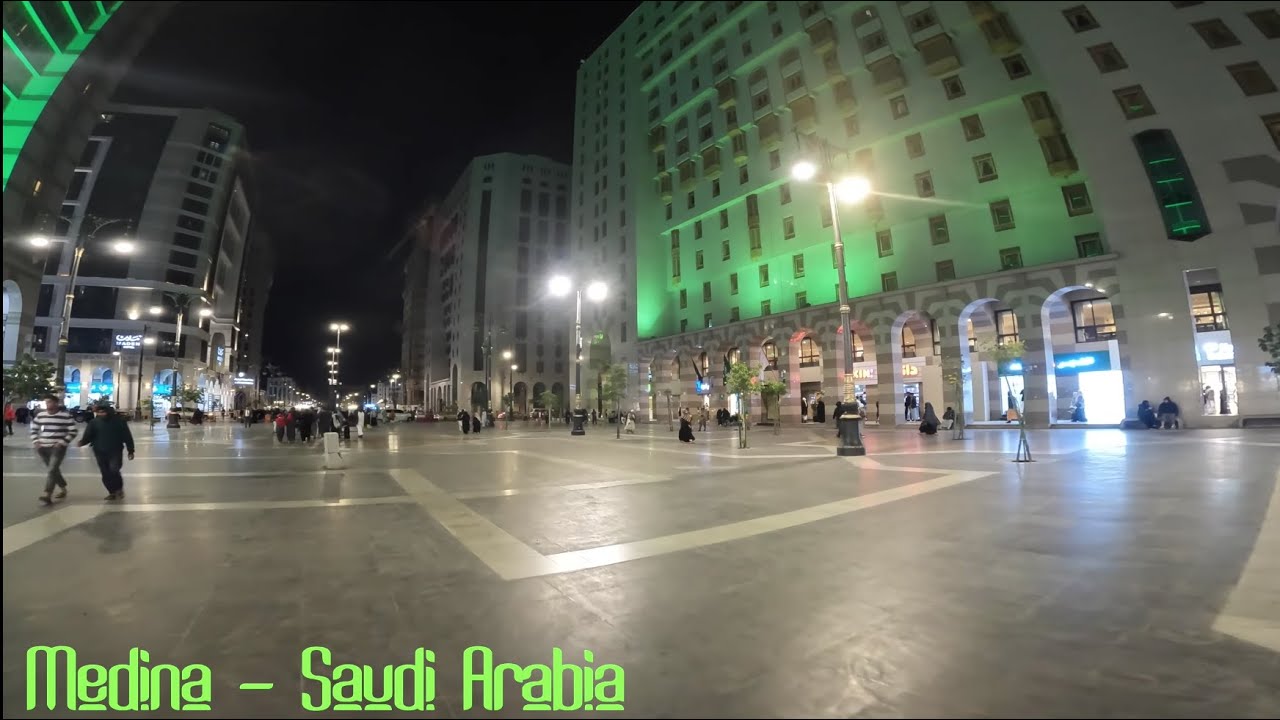 Nightlife Walk in Medina, Saudi Arabia - The Luminous City [Al-Madīnah ...