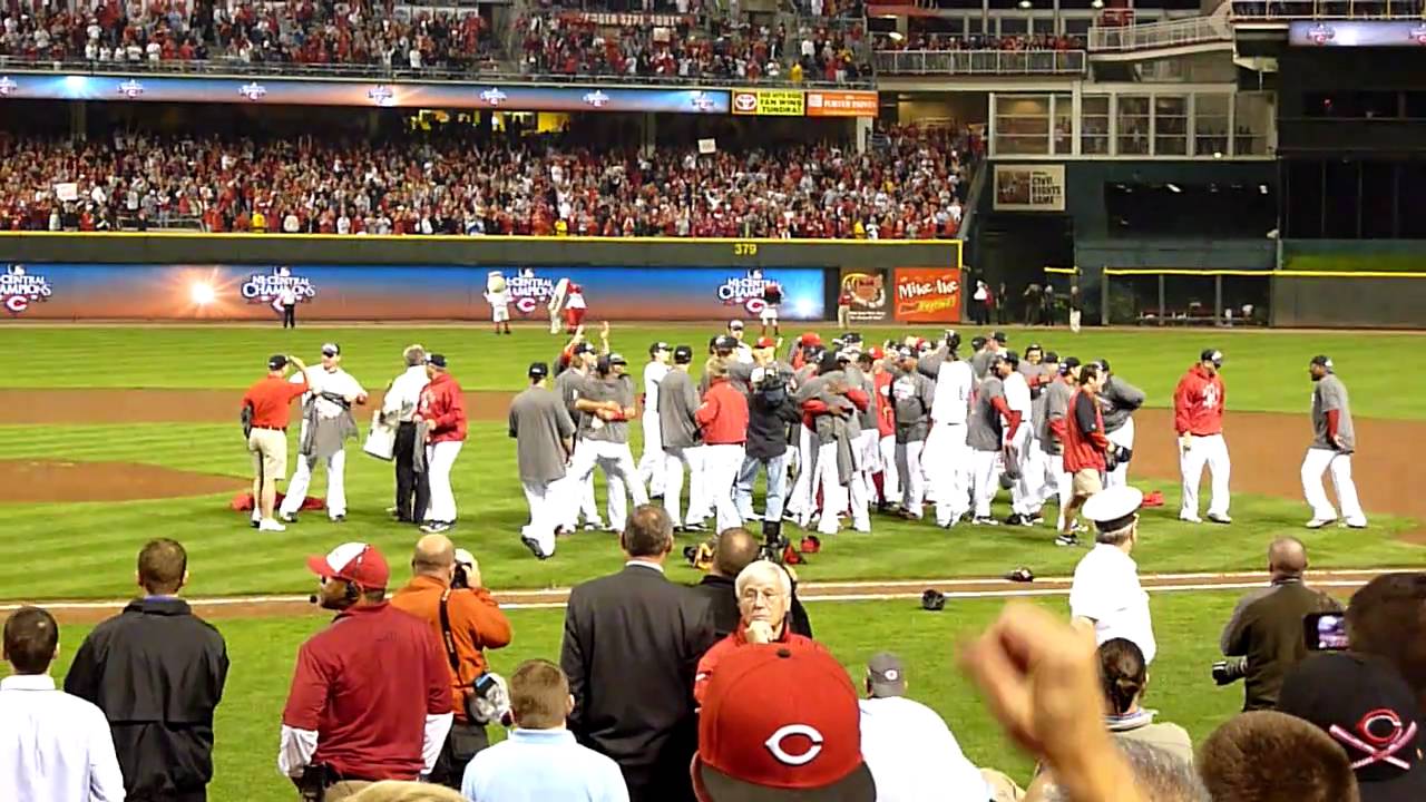 Reds win NL Central Division Championship - YouTube