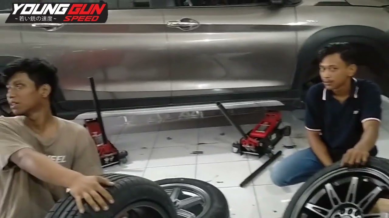 UPGRADE Velg Mobil Suzuki XL7 Ring 18 HSR TIKALA dengan ban 215/50 R18 ...