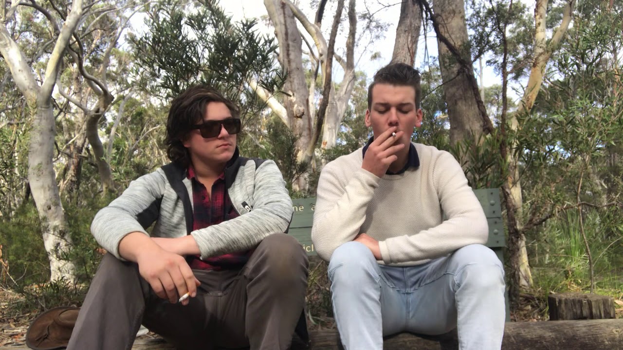 Winfield "Winnie" Reds Cigarette Review - The Australian Legend - YouTube