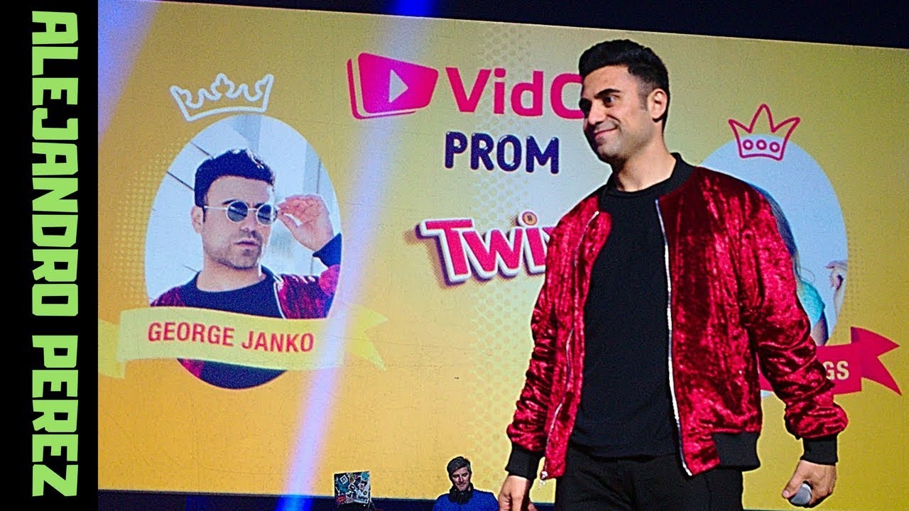 George Janko & Chelsea Briggs Host Twix Prom 2018 at VidCon - YouTube