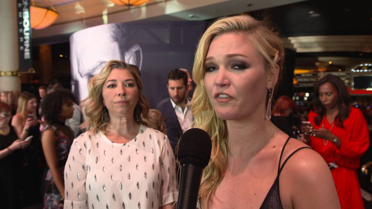 Jason Bourne: Julia Stiles "Nicky Parsons" Movie Premiere Interview ...
