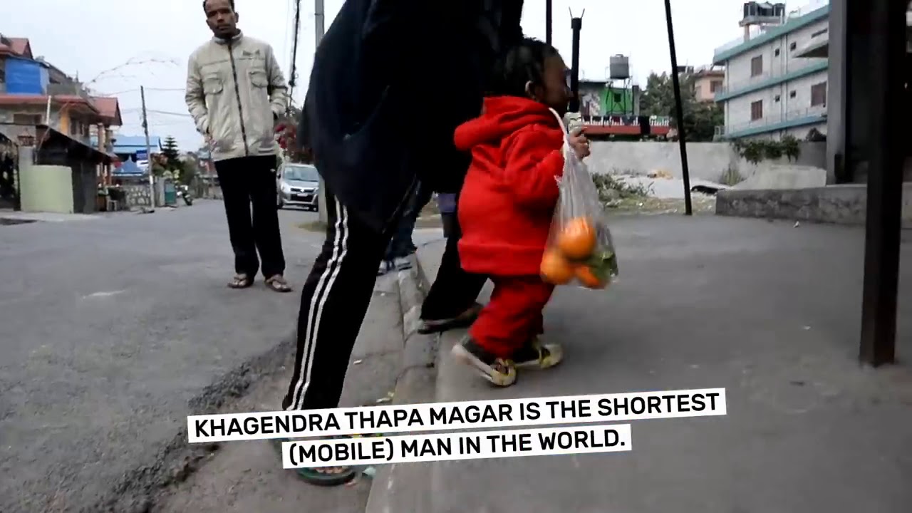 Life As The Shortest Man In The World! - Guinness World Records - YouTube
