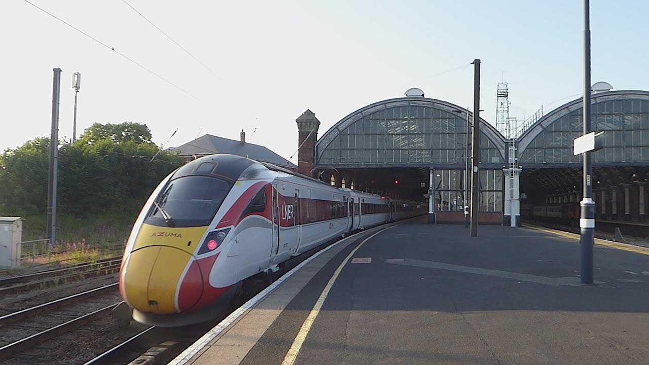 LNER 'Azuma' arrives at Darlington (15/6/23) - YouTube
