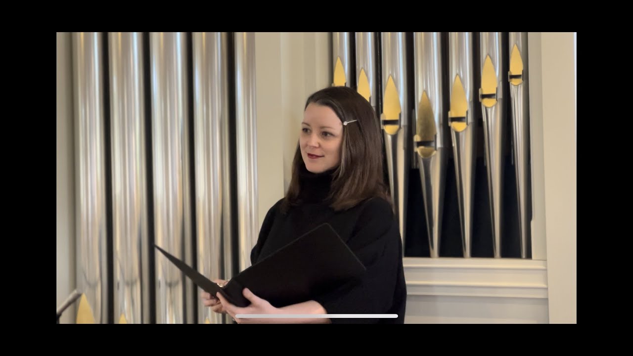 Margot Rood sings Michael Head's The Little Road to Bethlehem - YouTube