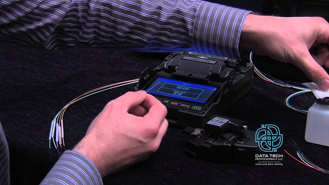 Fusion Splicing Fiber Optic - YouTube