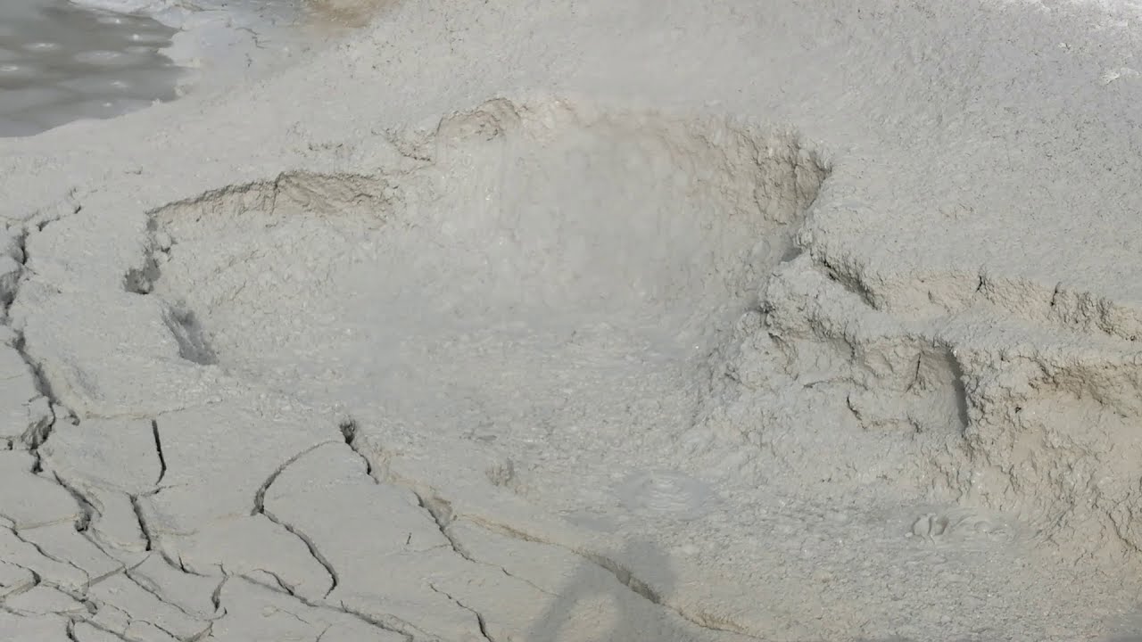 Yellowstone Park - Artists' Paintpots - Jumping White Mud - 16-Jul-2018 ...