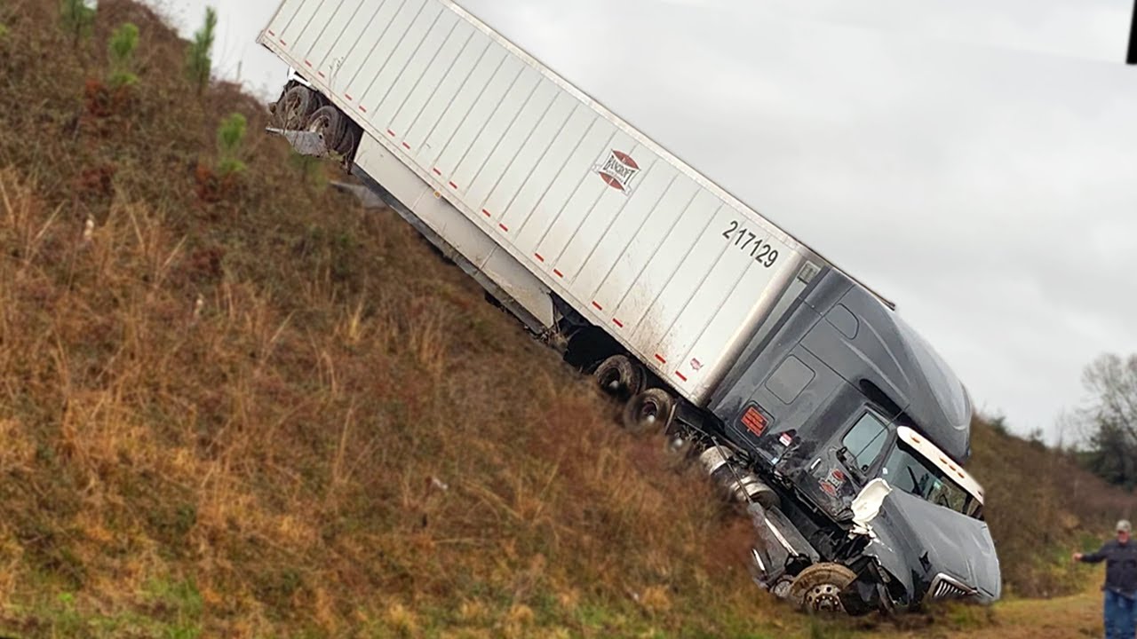 Most Dangerous Truck Crashes On Crowded Bridge | Idiots Trucks Rolling ...