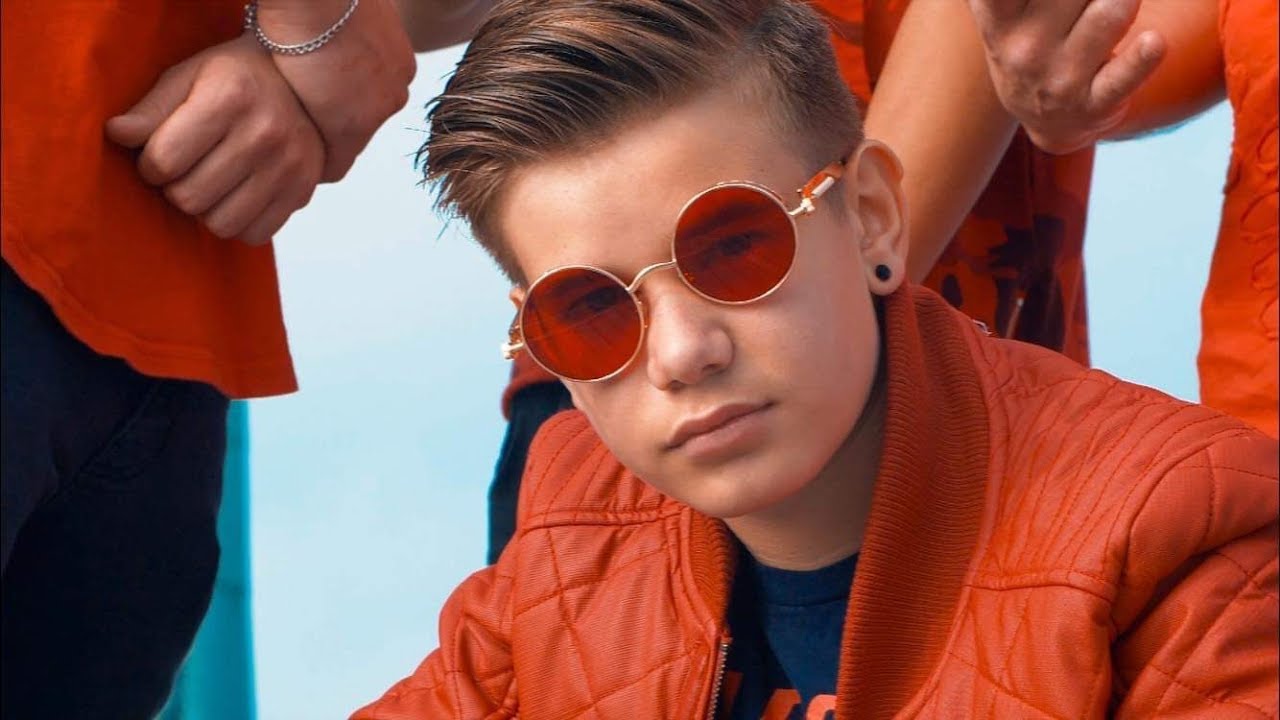 Albion Rexhaj - Tell me (Official Video 4K) - YouTube