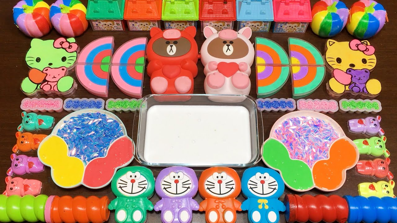 Hello Kitty & Doraemon! Mixing Makeup, Floam, Gliiter into Glossy Slime ...