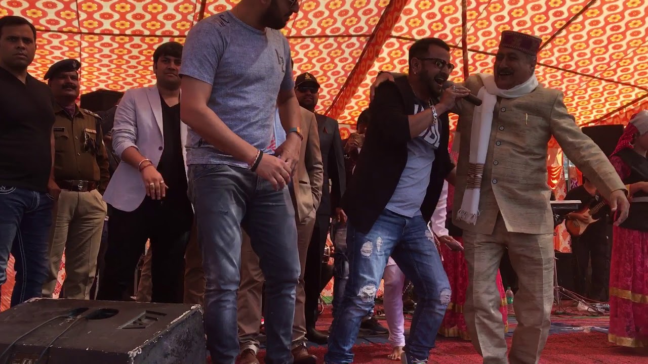 Nati King Kuldeep Sharma with Sixer king Yuvraj Singh Live concert at ...
