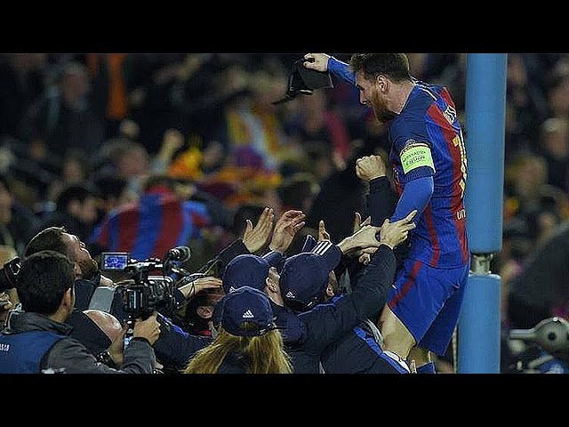 Messi Celebration Vs Psg Messi Celebrates With Barcelona Fans After