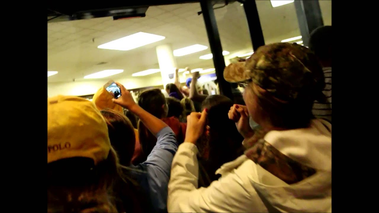 JMU Cancels classes = RIOT - YouTube