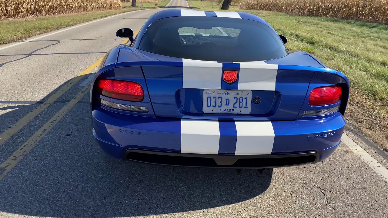 2006 Dodge Viper 9.0L Walk Around Revs - YouTube