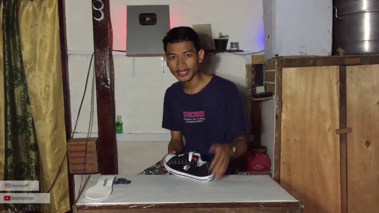 Unboxing sepatu dallas campus bw - YouTube