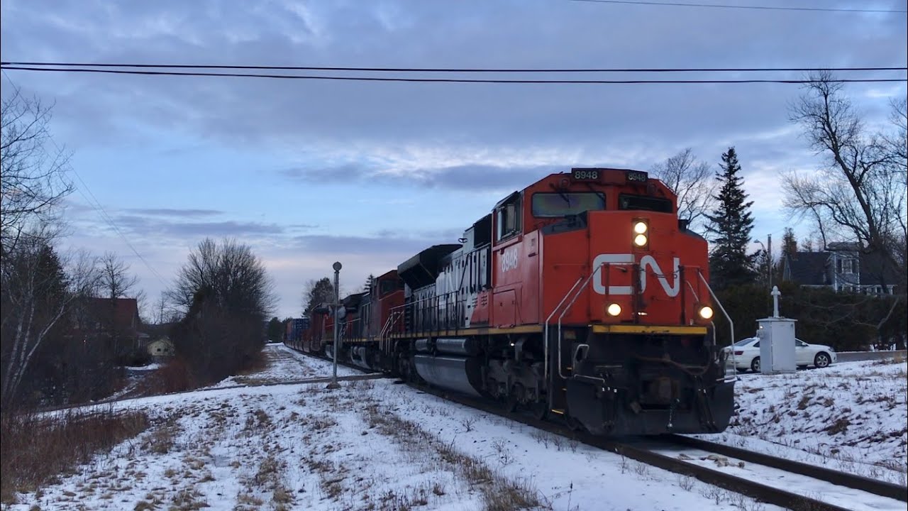 FIRST 2020/COOL LASHUP! CN SD70M-2 8948 Leads CN 406 Westbound Through The Trio of Crossings ...