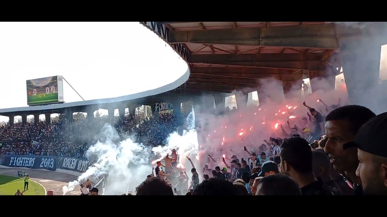 Craquage Ultras Sfaxiens 07 CSS vs EST - YouTube