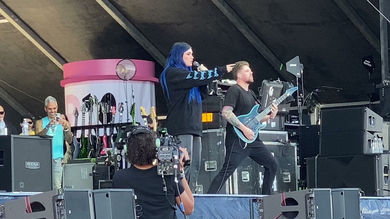 Spiritbox “Circle With Me” Live @ Louder Than Life Festival ...