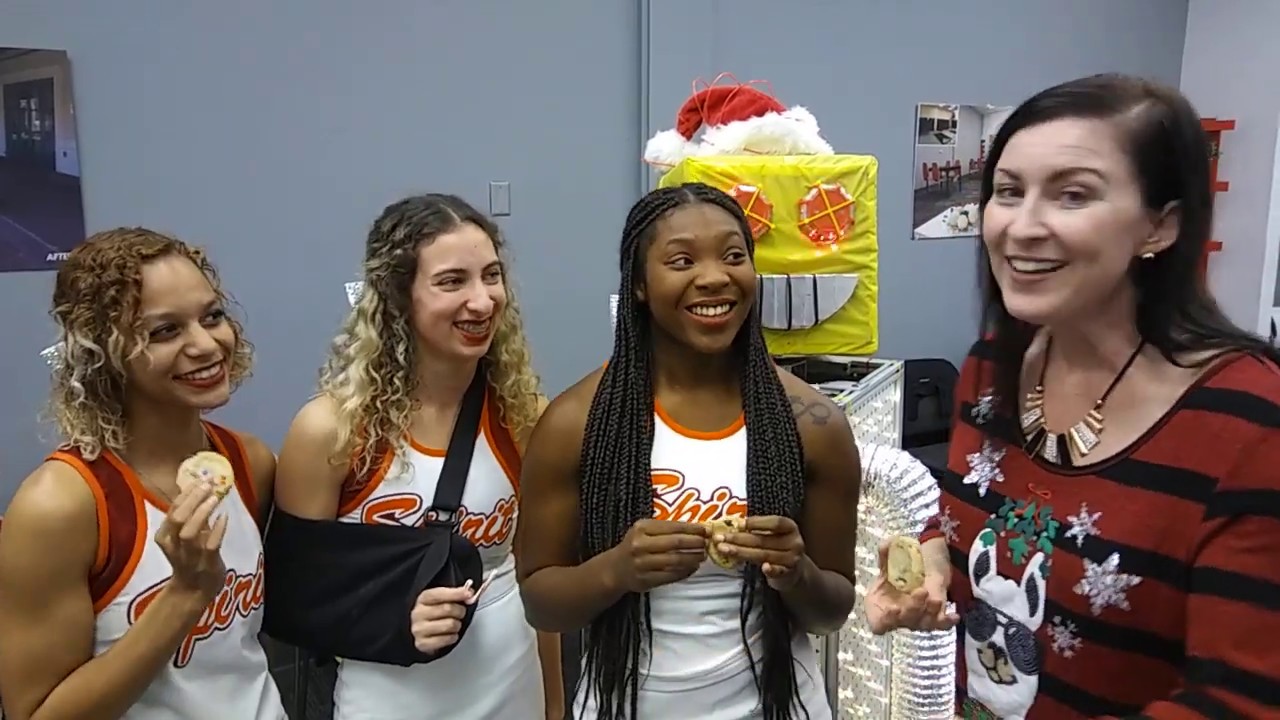 #SnacksWithSurprise | OUAZ Cheer Dance | Episode 36 - YouTube