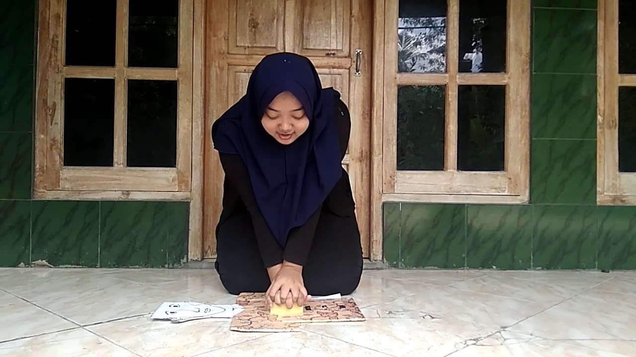 Pemberian tindakan RJP (resusitasi jantung paru) - YouTube