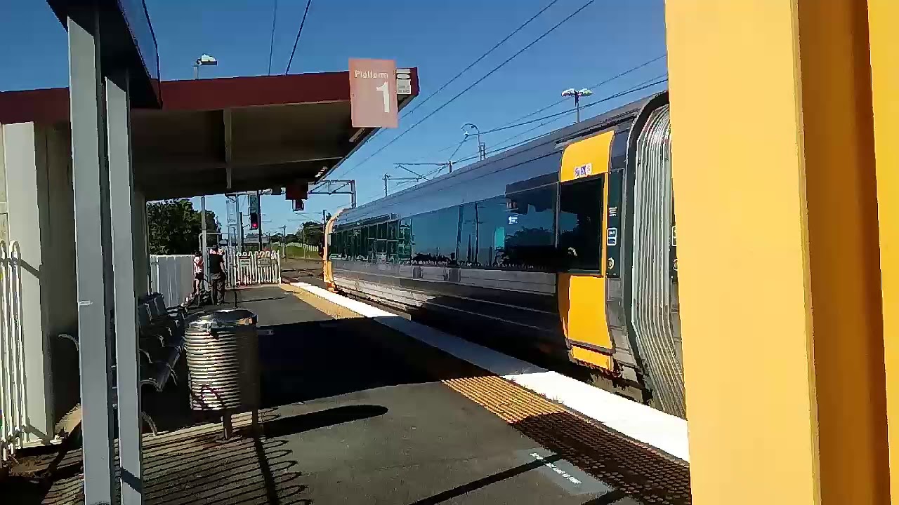 Tilt Train departing Lawnton Station on #Q994 to Roma Street. - YouTube