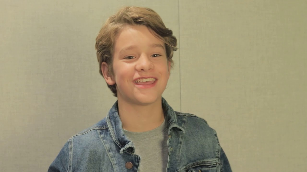 Pilot Bunch Gare With No Hair - YouTube