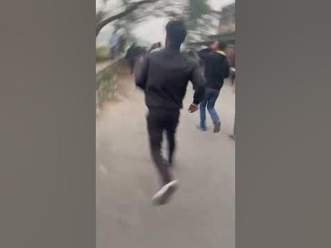 college mein student ne kiya danga , principle ki pitai .Student fight with principal for her ...