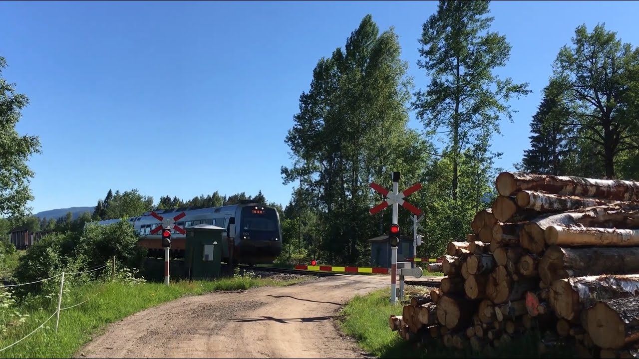 (Behind the scenes) Åsta Railroad crossing, Norway 1 / Åsta ...