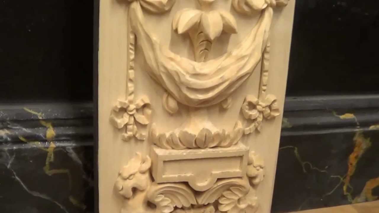 Carving a Renaissance style grotesque pattern - YouTube