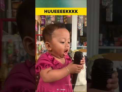 MOMEN LUCU BOCIL LATIHAN BERNYANYI